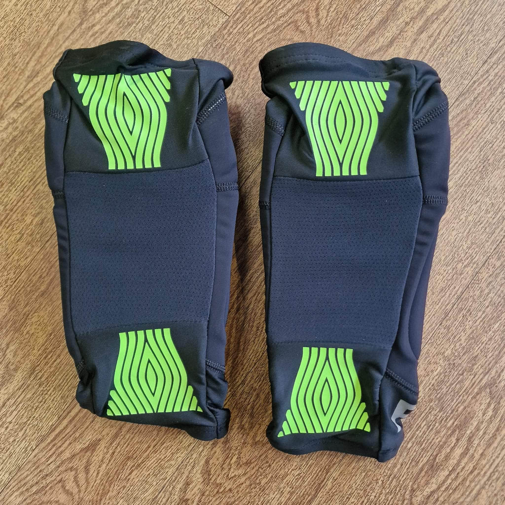 Fuse Omega Pocket BMX Knee Pads | Alans BMX